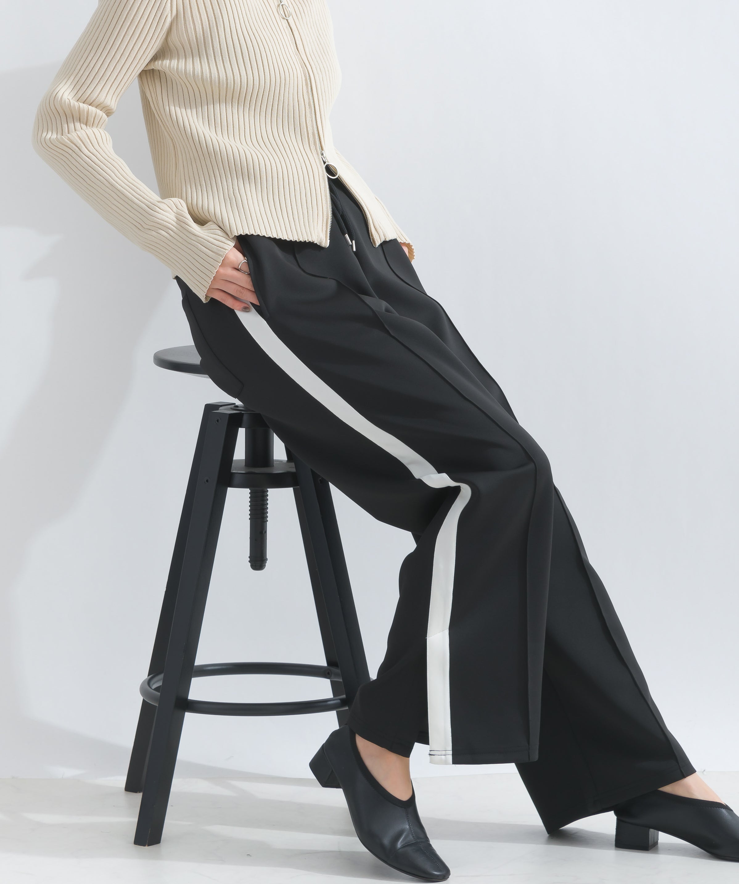 サイドライントラックパンツ – OandI